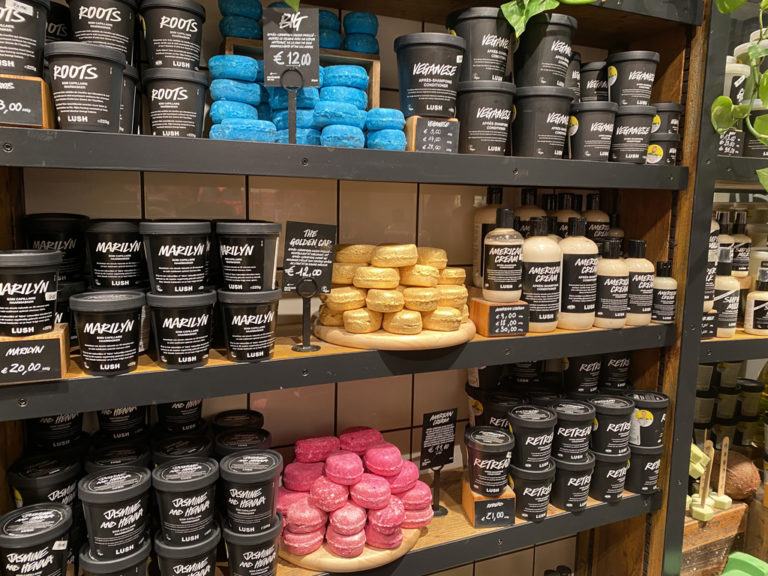 Lush Marketing Strategy: Analysis of the 7Ps
