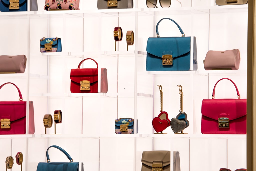 Retail: arrange products attractively to make customers buy more